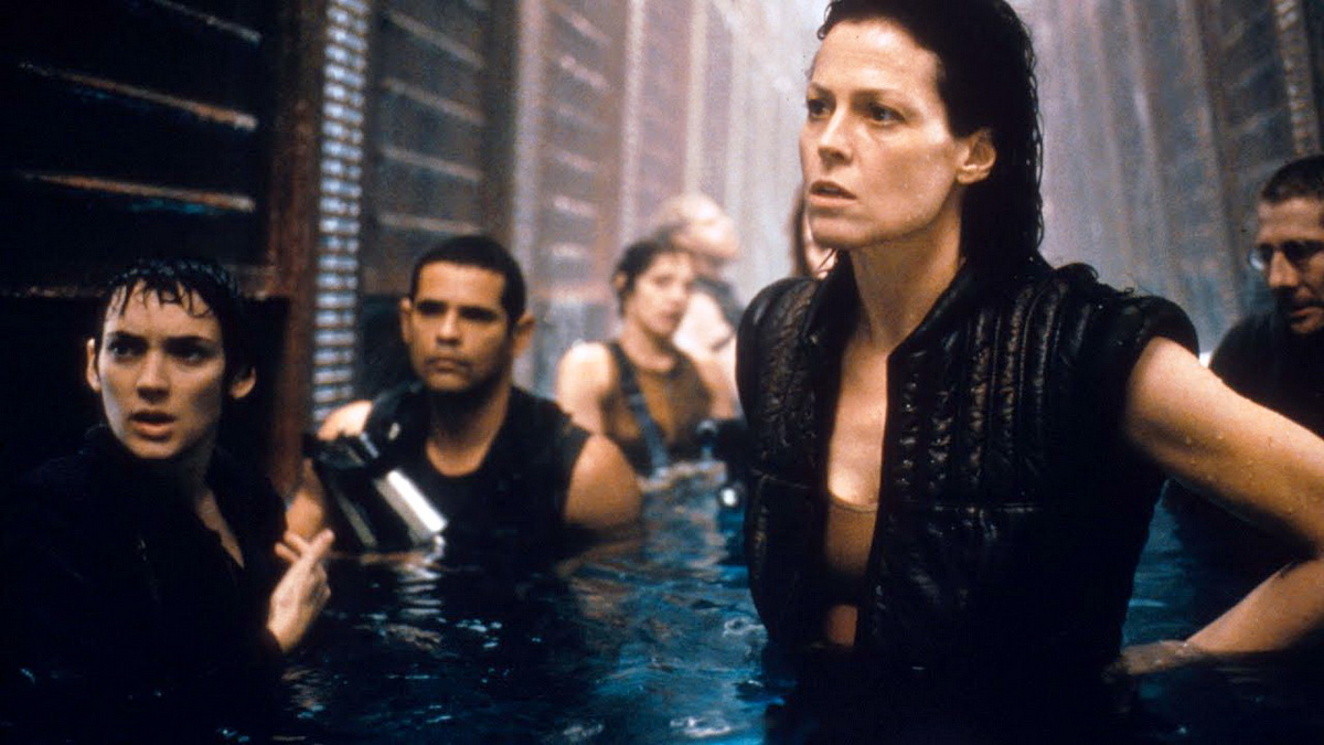 Alien: Resurrection (1997) เอเลี่ยน 4 ฝูงมฤตยูเกิดใหม่ – หมื่นทิพ's Review